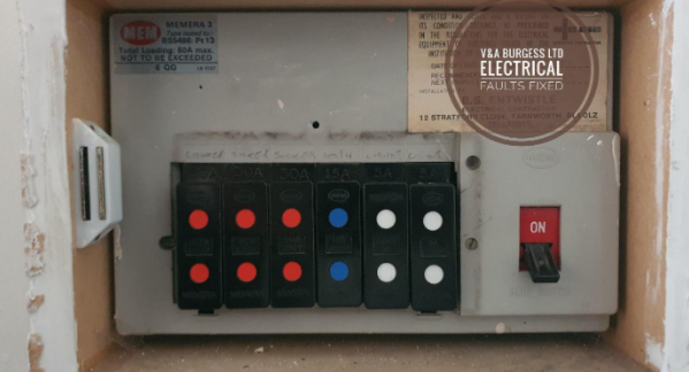 OLD CONSUMER UNIT OR FUSE BOX TYPICAL PROBLEMS